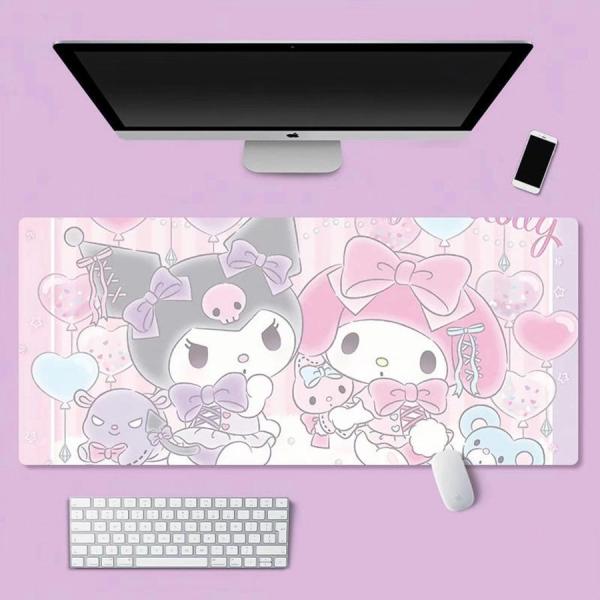 【サイズ】：幅×奥行×高さ：80×30×0.3cm。大型クロミマウスパッドだから、ゲーミングや仕事の時、マウスパッドの端から端までマウスを広く操作することができます。大人気アニメ「クロミ 」のキャラクターと合わせたのデザインで、シンプルでス...