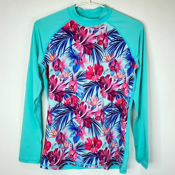 [ブランド] テスラ TSLA[タイプ] ラッシュガード 花柄 長袖[表記サイズ] S[対象] レディース[カラー] Floral Aqua[身幅] 約43.5cm[着丈] 約62cm[裄丈] 約77.5cm[状態] 未使用品