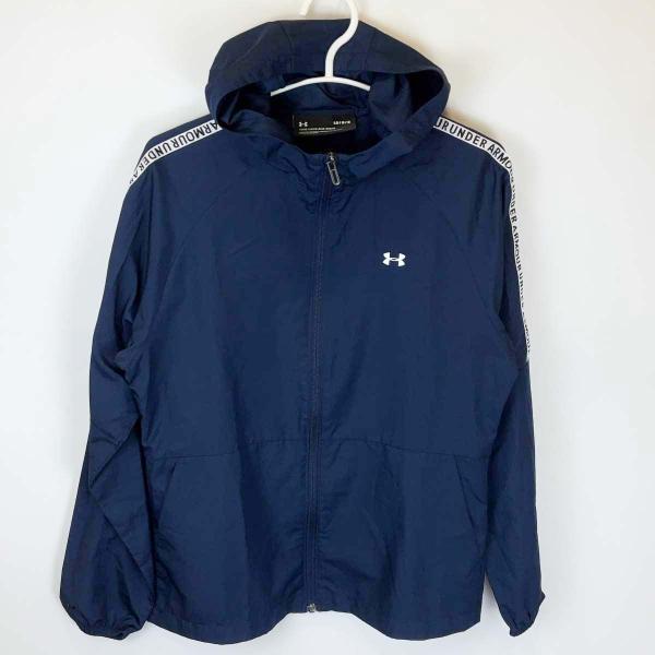[ブランド] アンダーアーマー[タイプ] UA Woven Text Logo FZ Hoodie サイズLG[対象] レディース[型番] 1353512[カラー] ネイビー[身幅] 約50cm[着丈] 約62cm[状態] 傷みや汚れなどな...