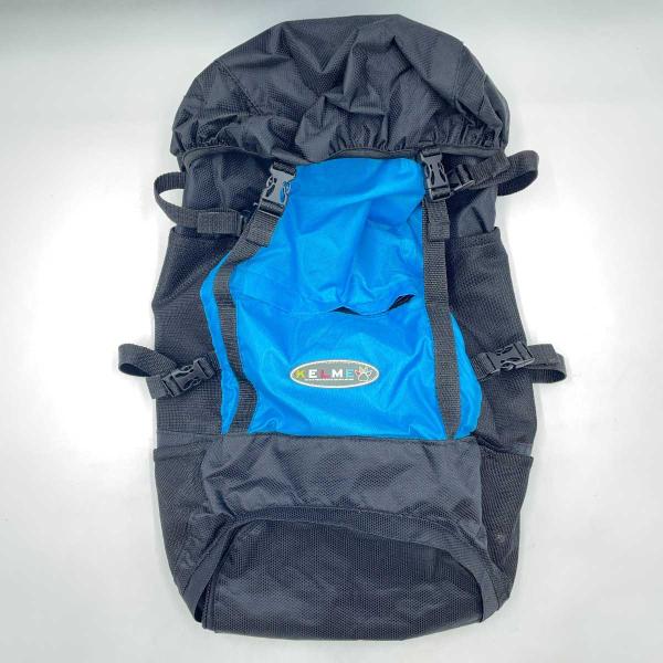 [ブランド] ケルメ[タイプ] バックパック[型番] KB570[カラー] ブラック[サイズ] 60×42cm[状態] 未使用品(汚れがあり、底部のファスナーの持ち手が破損しています。)