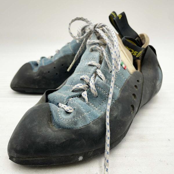 [ブランド] スカルパ[タイプ] ティフォージ クライミングシューズ[表記サイズ] 39[カラー] ブルー[状態] 全体的に使用感があり、剥がれもみられます。(ヒール内側のテープも剥がれています。)
