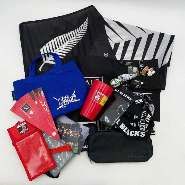 [タイプ] ラグビー All Blacks 応援旗 ポストカード ストラップ サンウルブズ チケットホルダー ジャパン ワラビーズ コップ 扇子 他[状態] 全体的にある程度使用感・汚れやほつれがあります。