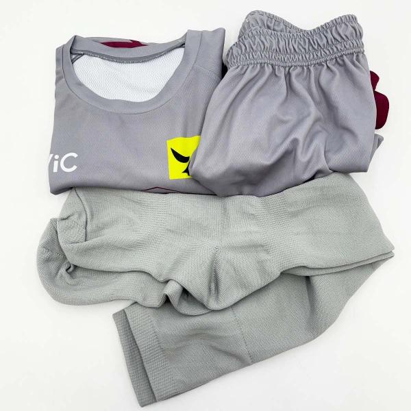 [タイプ] 北海道Corrida・de・Toros コリーダ・デ・トロス  フットサル #4 ユニフォーム[表記サイズ] L[サイズ] シャツ/身幅約51cm×着丈約71cmパンツ/ウエスト約34cm×総丈約49cm[状態] 使用感があり、...