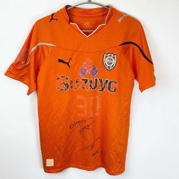 [ブランド] プーマ[タイプ] 清水エスパルス #30 小野伸二 ユニフォーム 直筆サイン入り[表記サイズ] M[身幅] 約47cm[着丈] 約66cm[状態] 背番号などのプリントがかなり傷んでおり、完全に剥がれてしまっている箇所もありま...