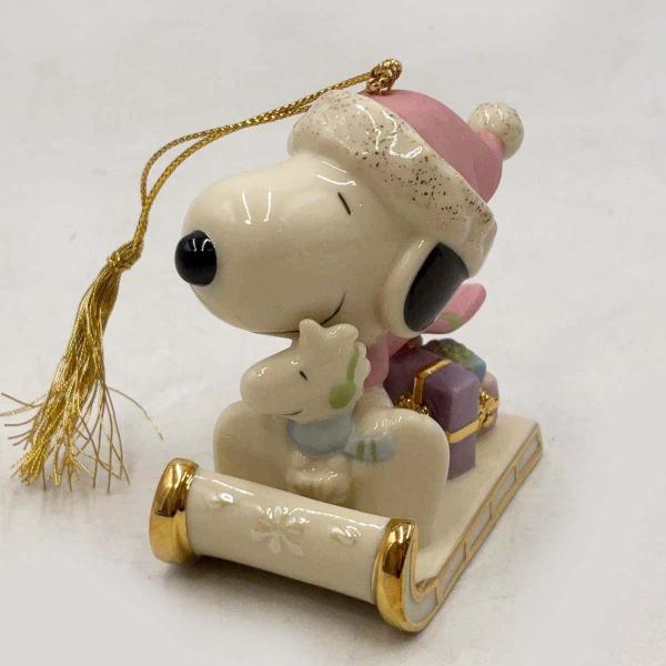 [ブランド] LENOX レノックス[タイプ] スヌーピー クリスマス オーナメント ソリ 陶器製 置物 Snoopy's Sledding Adventure 2002[状態] 未使用保管品