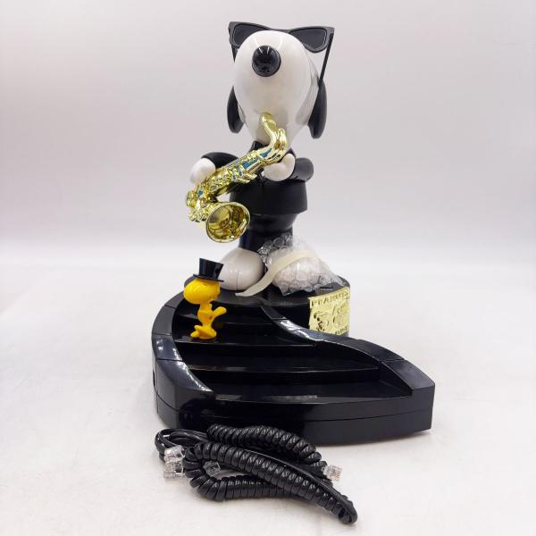 [ブランド] KASH N GOLD LTD[タイプ] スヌーピー TELEMANIA ANIMATED PHONE SNOOPY 電話機[生産国] 中国　サイズ：高さ約32cm[状態] 未使用品(長期保管により、箱に傷みがみられます。)
