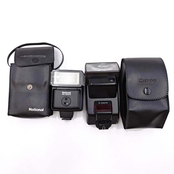 [タイプ] Canon キャノン ストロボ SPEEDLITE 300EZ National PE-200S オートパナ[状態] キズや汚れ、サビがみられます。2点とも動作未確認のジャンク品となります。そのため動作する保証はできず、返品等も...