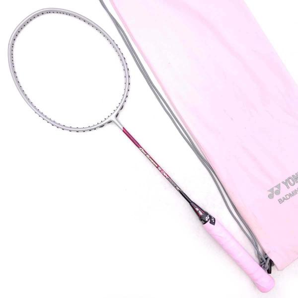 [ブランド] ヨネックス[タイプ] ARC SABER 5 DX バドミントンラケット アークセイバー5[表記サイズ] 3UG5[元グリップ]あり[状態] ひび割れなどのダメージはありませんが、キズや汚れ・塗装の剥がれなど多数みられます。収...