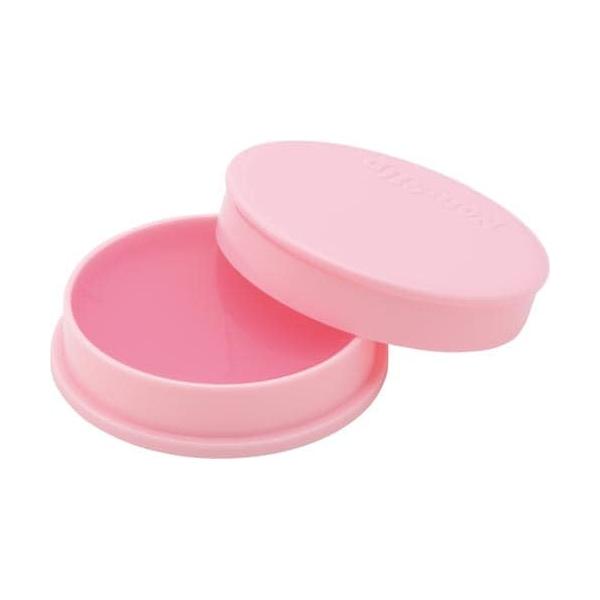 ★商品合計金額3000円(税込)以上送料無料★水を使わない、固形タイプのすべり止め！ほんのり香る、さわやかな柑橘系の香り付きです。指先を湿らせたりしないので、書類を汚しません。●カラー／ピンク●寸法／幅５３×奥行５３×高さ１５ｍｍ●材質／容...