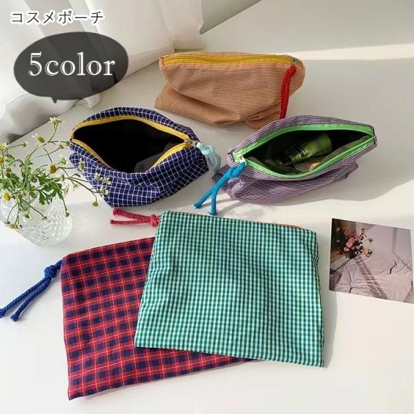 カジュアルで可愛い、布製のコスメポーチ。ハンドメイド風のシンプルなデザインで、化粧品の持ち歩きにはもちろん、充電ケーブルや生理用ナプキンの収納にも便利なアイテムです♪※海外生産品のため生産ロットにより、取っ手部分の紐は長さが短い場合がござい...