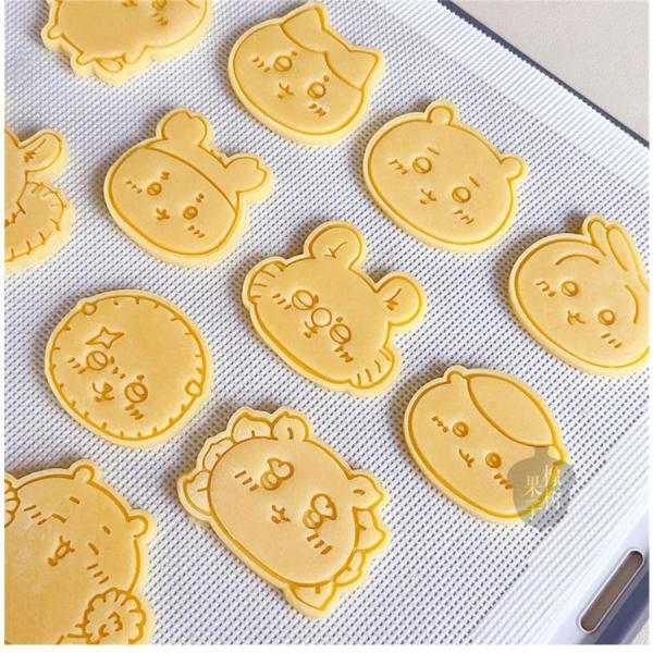 内容：材料は高温に弱いため、オーブンレンジには入れないでください、冷水またはぬるま湯で洗ってください【素材】上質PLA製。安全、非毒性、非危険物、無臭、環境にやさしい素材です【使い方】生地を抜型で抜き、そしてスタンプをぎゅっと押すでけで、か...