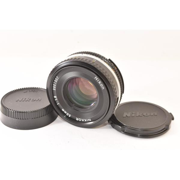 【外観】通常使用によるスレが若干見受けられます。アタリへこみなどの大きなダメージはありません。【光学系】レンズ内にホコリのような小さなカビのようなモノが見受けられますが、撮影には影響ない程度です。クモリ、キズは見受けられませんでした。【動作...