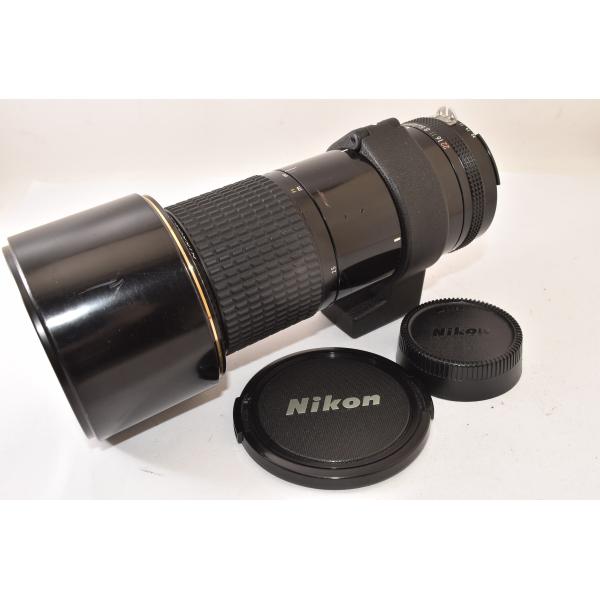 【外観】通常使用によるスレ、キズが少々見受けられます。アタリへこみなどの大きなダメージはありません。【光学系】前玉に少し拭きスレの様な物とレンズ内にホコリの混入が見られますがいずれも撮影には影響ありません。カビ、クモリは見受けられませんでし...