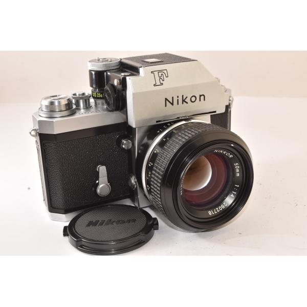 NIKKOR 50mm F1.4 非Ai レンズ付き！【外観】底面ややキズ多めです。その他は通常使用によるスレ、キズが若干見受けられます。アタリへこみなどの大きなダメージはありません。フィルム室、シャッター幕ともにキレイな状態を保っています...