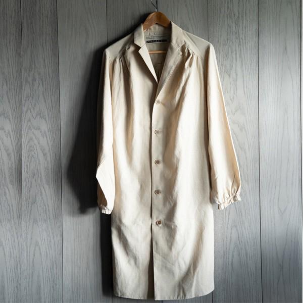 BLOUSE TYPE1ブルーズ　タイプ1最近はあまり見かけなくなったブルーズ（英語でスモック）ですが、さっと羽織れて袖口まで衣服をすっぽり覆ってくれて、絵を描くときにあると便利。絵の具で汚れれば汚れるほどかっこいいブルーズ。どうぞ自分だけ...