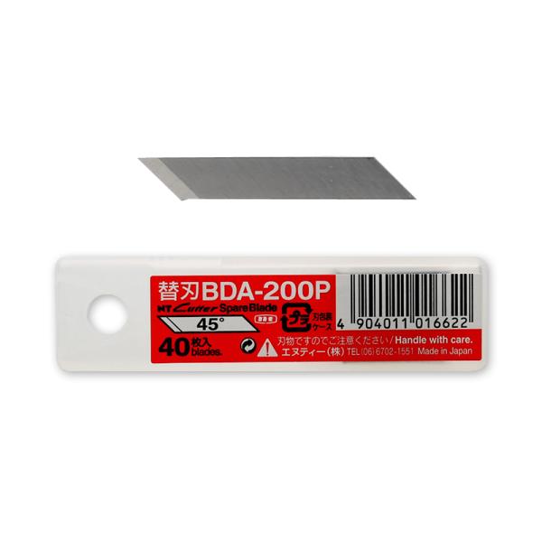 替刃デザインD　45°/40枚 「BDA-200P」　デザインナイフ用、円切りカッター用の　刃先45°替刃です。　　　入数：デザインD45° 刃×40枚　仕様：幅 4mm、刃厚0.38mmNTカッター適合本体　D-300P/D-400/D-...