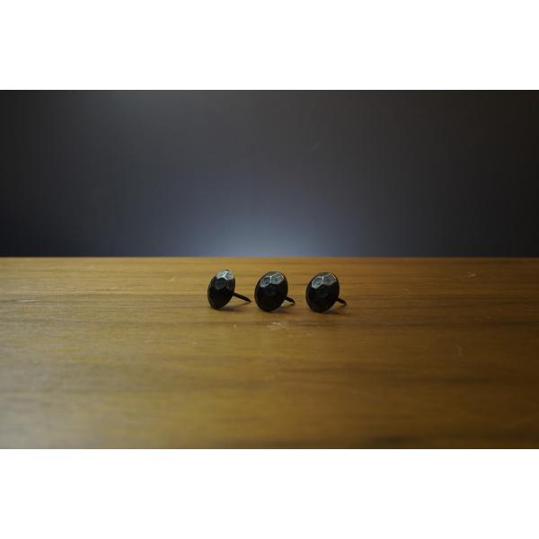 亀甲模様の飾り鋲　大ですサイズ：16Φ材質：真鍮