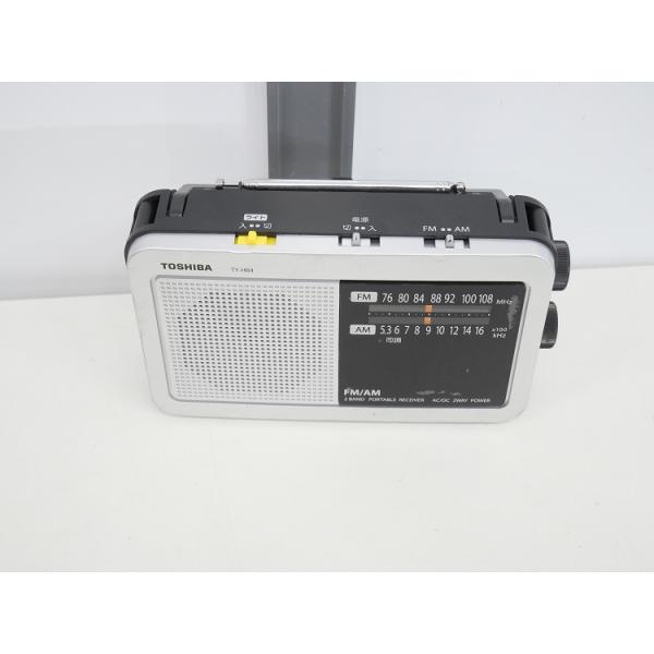 3ヶ月保証！◆メーカー/タイプ：東芝/AM.FMラジオ◆特徴LEDライトを搭載した非常時や暗がりで便利なホームラジオ。直径9cmのスピーカー搭載で野外でもはっきり聞こえる。選局パネルは見やすく大きな文字のダイヤル目盛りを採用し、デジタルチュ...