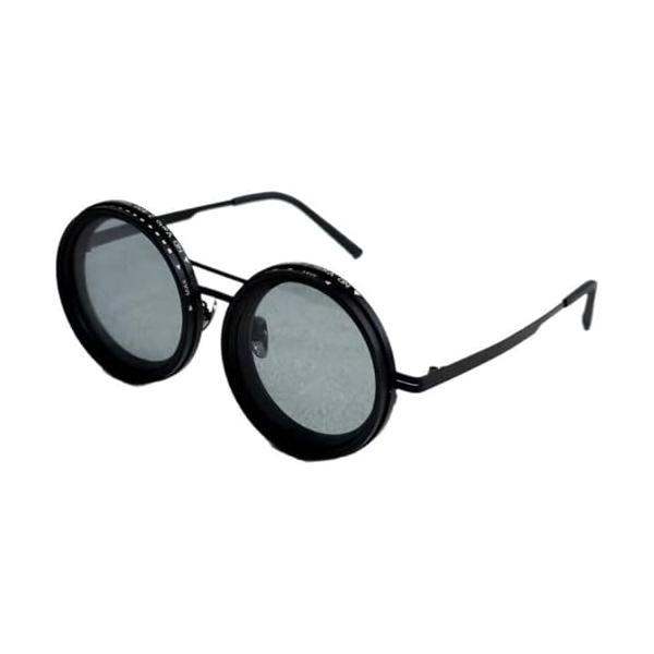 この商品について    光の強さに応じて9段階でレンズの明るさを調整可能。屋外の強い日差しや曇りの日でも、最適な視界を保ちます。  高透過率NDグラスにより、自然な視界を確保しつつ、眩しさを抑制。長時間の使用でも目の疲れを軽減します。  U...