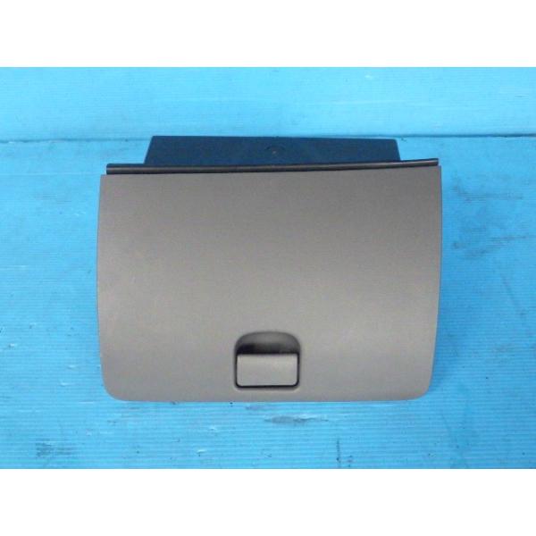 **** 商品説明を必ずご確認ください ****部品管理番号：202604006070210メーカー純正品番：73410-64P00-PGP部品名：グローブBOX部品区分：リサイクル品車名：エブリィ車両タイプ名：ケイバン通称型式：DA17V...