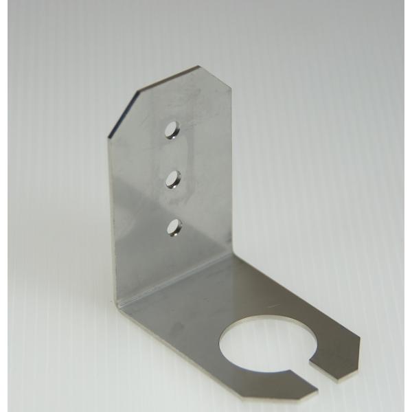 ホンデックス万能パイプBP05とBP10にスルハル振動子TD28を取り付けるための金具SK05の互換品です。純正品は３０ミリピッチの２穴ですがこちらは１５ミリピッチの３穴仕様でほとんどすべてのブラケットに取り付けられるようになりました。HO...