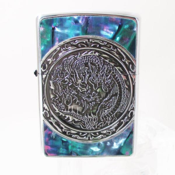 同じ模様は一つとしてない天然貝をZippoに装飾。ドラゴンの繊細な彫刻を施した豪華で美しいいデザイン！！見ているだけで、吸い込まれそうな神秘的なシェル柄。ドラゴン紋章デザインの装飾は絶品です※天然貝はZIPPO毎に模様が異なりますので、予￥...