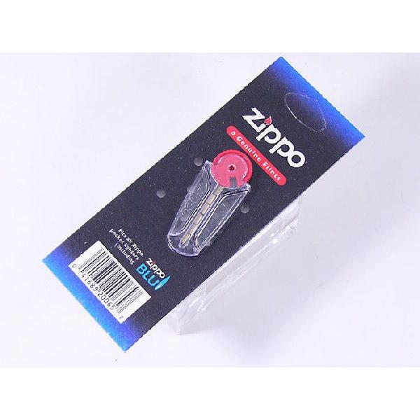 数量はタイトル参照ください。ジッポーにはこの純正の専用石をお使いください。発火石は消耗品です。交換が必要なときは、ジッポー社製純正発火石をぜひどうぞ！防水性など他の石とは違います。■商品名　Zippo オイルライター 専用石■内容量　6個入...