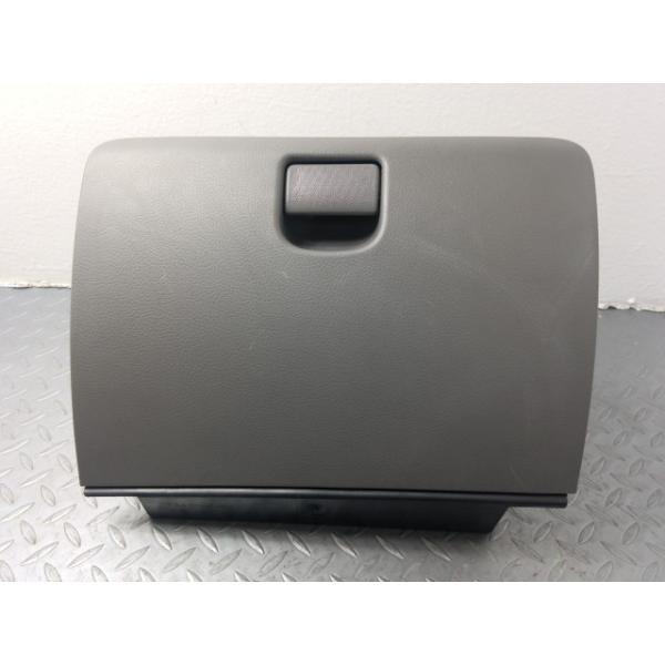 **** 商品説明を必ずご確認ください ****部品管理番号：800120000070210メーカー純正品番：73410-64P00-PGP部品名：グローブBOX部品メーカー品番：73410-64P0メーカー代替品番：73410-64P01...