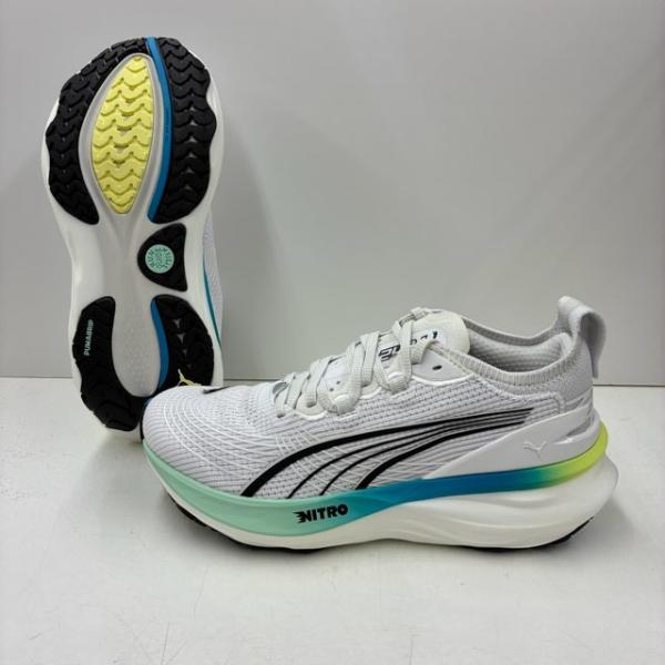 ※こちらの商品は店頭でも併売しているため、ご注文が重なった場合在庫確保が出来ない場合がございます。予めご了承いただいた上でのご注文をお願いいたします。フォーエバーラン ニトロ 2は、快適なクッショニングにスタビリティ機能を備えたクッショニン...