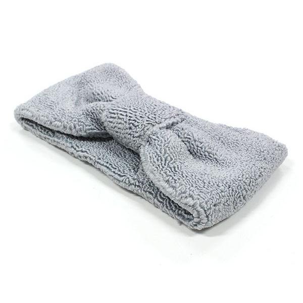 ヘアターバンです。ふわふわパイル生地のやわらかい厚手タイプです。洗顔やメイク時に髪を押さえるのに使えます。※縫製品の為サイズの異なりや糸のほつれ等がございます※温風式の衣類乾燥機・ドラム式洗濯機・乾燥機付き洗濯機・塩素系洗剤・漂白剤 非対応...