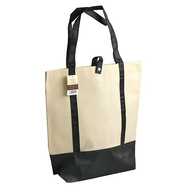 ショッピングバッグです。不織布のビッグサイズのバッグです。口が開かないようにボタン付きループで留められます。お買い物やレジャー等で荷物をまとめて持ち運べます。※縫製品の為サイズが異なります※色の指定はできません●サイズ(約)・410×380...