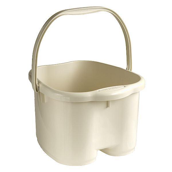 足湯用のバケツです。少し熱めのお湯を注ぎ入れ足を浸してください。お部屋で手軽に足湯が楽しめます。底の突起が足裏を刺激します。足元の冷え対策に効果的です。※熱湯は絶対に使用しないでください●外寸(約)・34×37×高さ24.5cm(持ち手含ま...