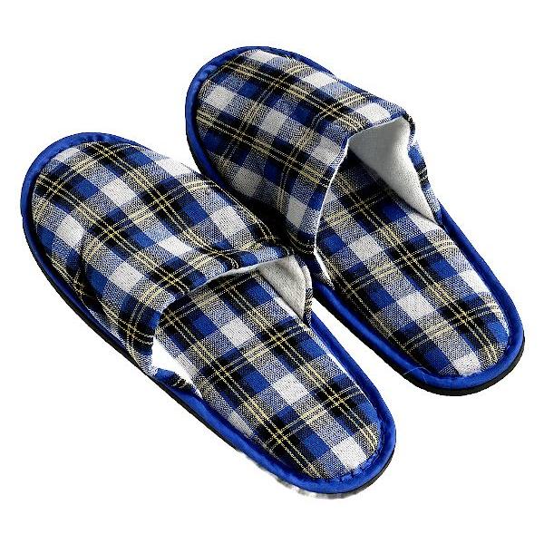 スリッパです。やわらかいクッションタイプのスリッパです。室内履きや来客時のスリッパとして使えます。※パッケージの表示価格は店頭販売価格の為、当店販売価格とは異なります※縫製品の為サイズの異なりや糸のほつれ等がございます※汗・水濡れ・摩擦等に...