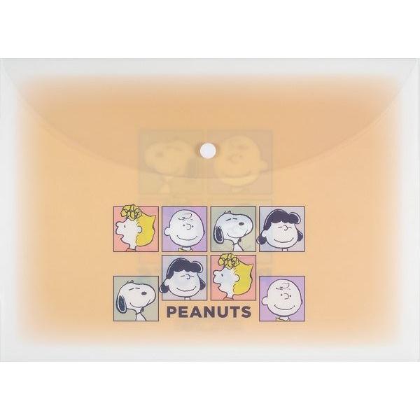 ドキュメントファイルです。かわいいスヌーピー柄のドキュメントファイルです。書類などの保管・携帯に便利です。※色・柄の指定はできません●サイズ(約)・335×240mm●材質・PP●用途・ドキュメントファイル ポケット 収納 文具 ●キーワー...