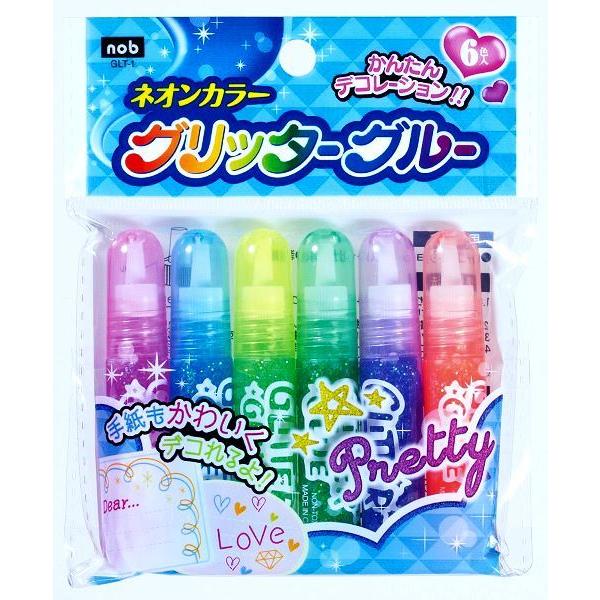 グリッターグルー、6本入りです。手紙等を簡単にかわいくデコレーションできるカラーペンです。キラキラ光る文字やイラストで華やかにできます。●1本のサイズ(約)・直径15×75mm●内容量(約)・6ml×6本●材質・カルボマー 水●用途・カラー...