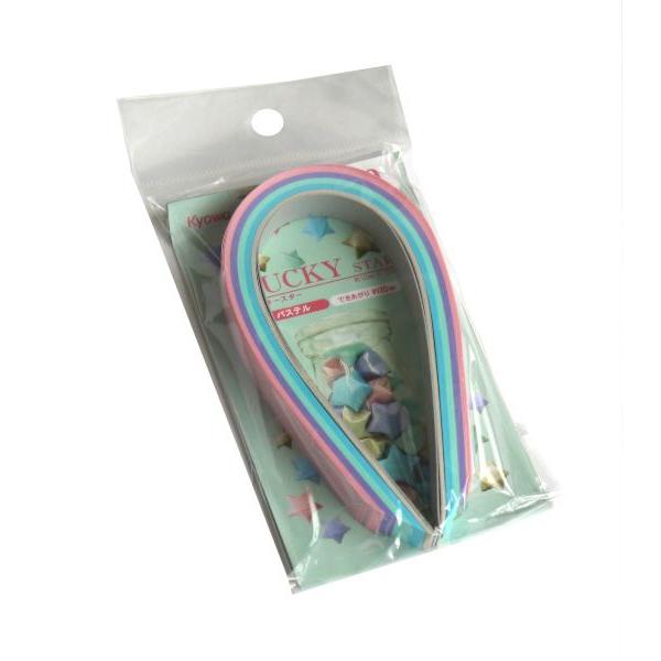 星が作れる折り紙、60枚入りです。作り方の説明に合わせて折っていくと立体的な星が作れます。できあがりサイズは約2cmです。たくさん作って飾れます。※色の指定はできません●1枚のサイズ(約)・12×255mm●材質・紙●用途・折り紙 工作 ハ...