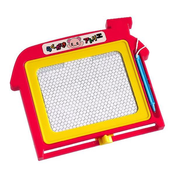 お絵描きボードです。付属のペンで書いてスライダーで消せます。お子様のお絵描きにオススメです。※色の指定はできません●サイズ(約)・155×135mm●対象年齢・3歳以上●材質・本体、ペン:ポリスチレン 紐:ナイロン スクリーン:ポリプロピレ...