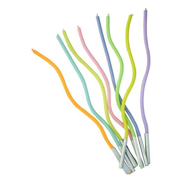 キャンドル、8本入りです。ウエーブ形状がかわいいキャンドルです。誕生日のケーキなどをより華やかに演出します。●1本のサイズ(約)・直径3.5×150~170mm●材質・パラフィンワックス アルミニウム 紙●用途・キャンドル ロウソク ケーキ...