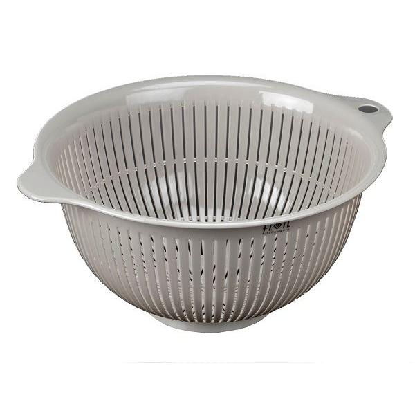 ザルです。持ち手部分に穴があいており、使わない時はフックなどに掛けておけます。野菜や果物の水洗い・水切りに便利です。別売りのボウル「フレイユ ボウル ブラウン Lサイズ(容量4L)」(JAN:4955959153047)と組み合わせて使えま...