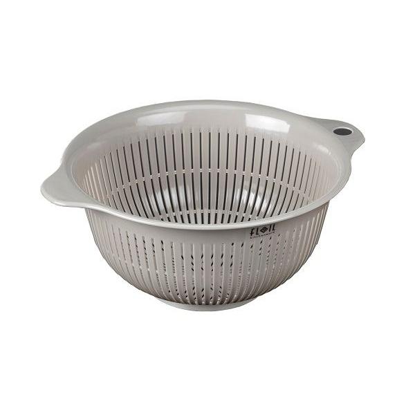 ざるです。持ち手部分に穴があいており、使わない時はフックなどに掛けておけます。野菜や果物の水洗い・水切りに便利です。別売りのボウル「フレイユ ボウル ブラウン Mサイズ(2.5L)」(JAN:4955959153146)と組み合わせて使えま...