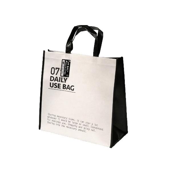 ○英字柄の、ＰＰバッグです。開口部にマジックテープが付いております。マチ付きです。ピクニック・運動会・お買い物など幅広くお使いいただけます。※縫製品の為、シワや表記サイズより誤差が生じる場合がございます。※色の指定はできません●外寸サイズ（...