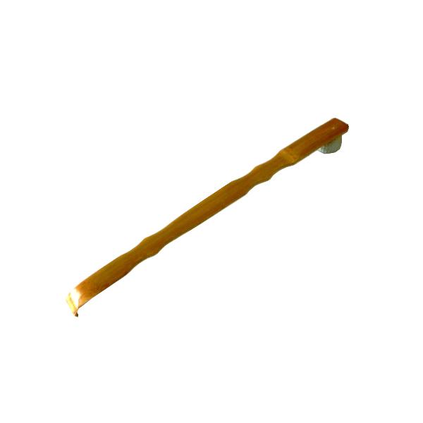 孫の手です。天然竹を使用しております。背中などの手が届かない痒い部位を掻く際に便利です。ゴム製のボール付きです。ボールで首筋や肩などを軽くポンポン叩けば、凝りをほぐしてくれます。※天然素材の為、形や色の違い、欠け(傷や窪み)等有り●サイズ(...