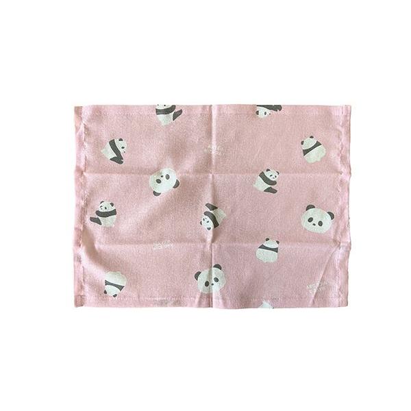 ランチョンマットです。パンダのプリントのランチョンマットです。お弁当や食事の際に敷いてお使いください。※縫製品の為サイズの異なりや糸のほつれ等がございます※洗濯機・塩素系洗剤・漂白剤 非対応※色・柄の指定はできません※ガラの印刷位置は異なり...