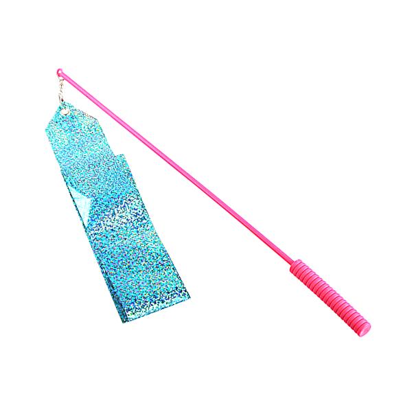 〇リボンのおもちゃです。柄を持ってリボンをくるくる回して遊べます。キラキラしたリボンで楽しくダンスできます。※色の指定はできません●サイズ（約）・本体：３７ｃｍ　リボン：４．８×２４０ｃｍ●対象年齢・６歳以上●材質・本体：ポリプロピレン　リ...