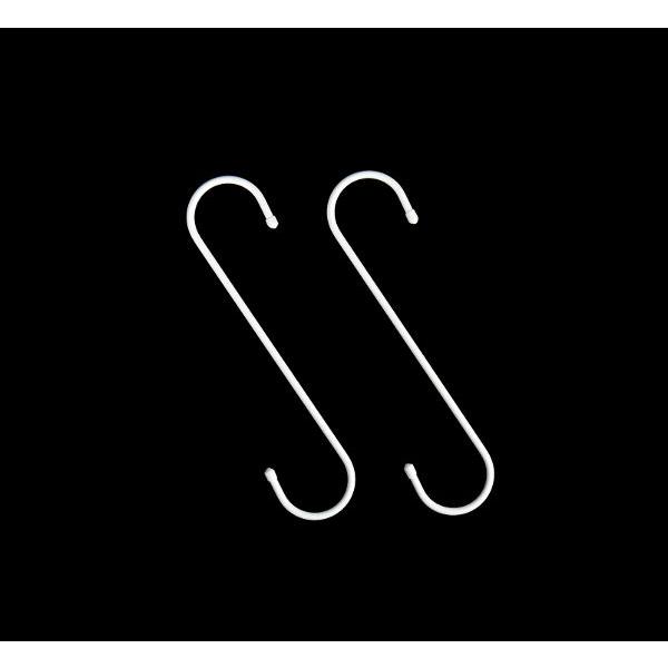 S字フック、2個入りです。ロングサイズのS字フックです。高いところに小物やバッグなどを吊るすのに便利です。工夫をすればいろいろな用途で使用することができます。※色の指定はできません●1個のサイズ(約)・235×55mm●1個の耐荷重(約)・...