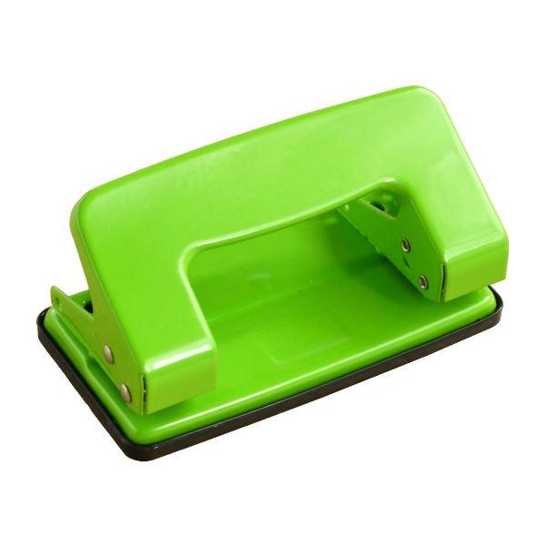 2穴用のペーパーパンチです。コピー用紙約8枚を穴あけできます。穴径約0.6cm/ピッチ約8cmです。書類の整理や保管時に便利です※色の指定はできません●サイズ(約)・104×56×高さ37mm●材質・本体:鋼板 ダスターカバー:ポリエチレン...