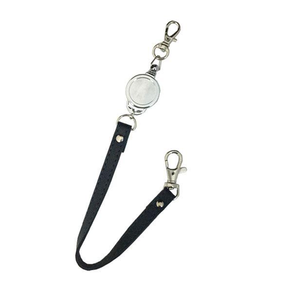 ストラップです。先端にリール付がついており伸ばして使えます。リール長さは最長約40cmです。社員証やパスケースなどをつけてお使いください。※携帯電話やカメラなどの貴重品は吊り下げないでください※色の指定はできません●サイズ(約)・全長195...