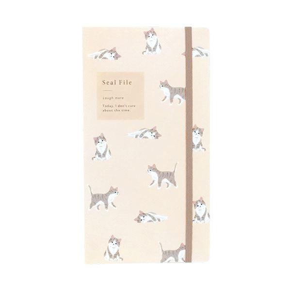 シール収納ファイルです。コレクションシールが台紙ごと収納できます。収納可能サイズは約21×11cmです。チケットなども収納可能です。※柄の指定はできません●サイズ(約)・225×120×背幅15mm●材質・本体:ポリプロピレン ハトメ:鉄 ...