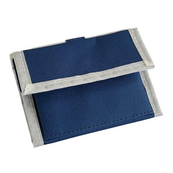 財布です。小銭・お札・カードが分けて入れられる財布です。薄型でポケットにも携帯しやすいです。※縫製品の為サイズの異なりや糸のほつれ等がございます※洗濯 非対応※色の指定はできません※リニューアルにより写真以外のパッケージやデザイン、色、サイ...