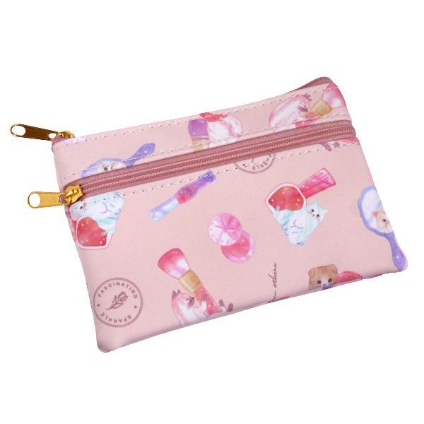 ポーチです。ファンシーなメイクプリントの合皮のポーチです。小分けにできるWファスナーです。メイク道具や小物の収納・携帯に便利です。※縫製品の為サイズの異なりや糸のほつれ等がございます※色の指定はできません※ガラの印刷位置異なります●サイズ(...